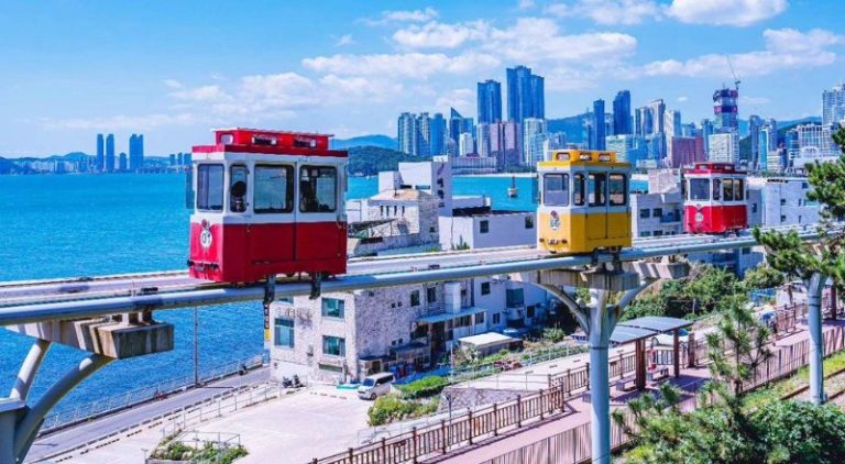Haeundae Blueline Park: Beach Train e Sky Capsule di Busan